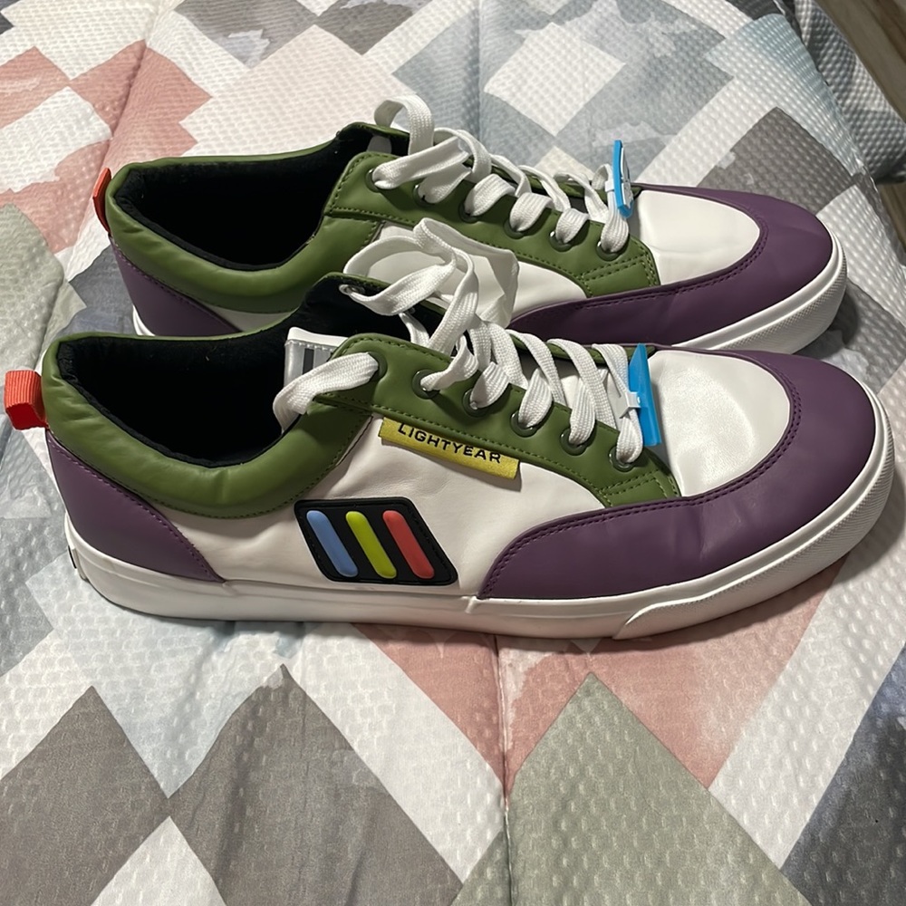 Disney/Pixar Lightyear Multy Colors - Gem